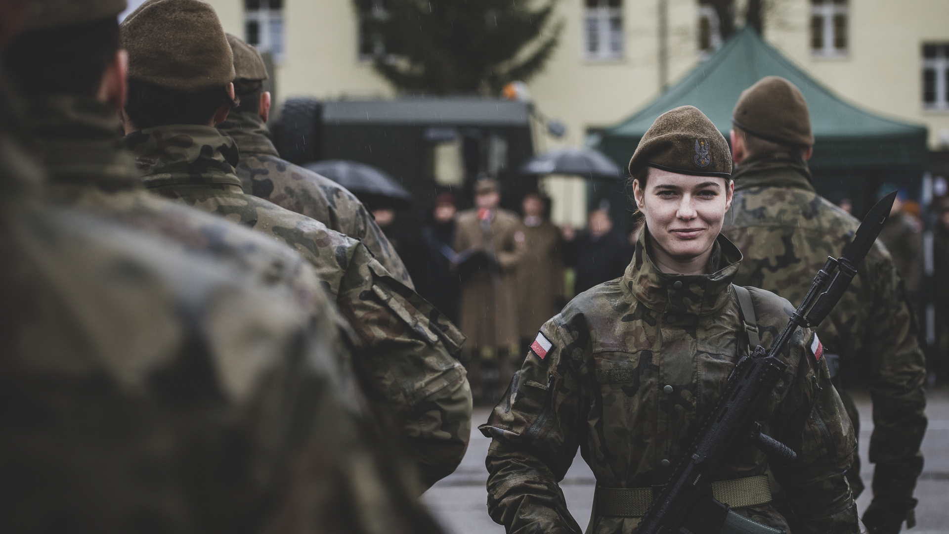 Bez taryfy ulgowej. Coraz więcej kobiet w wojsku [WIDEO, ZDJĘCIA ... Bez taryfy ulgowej. Coraz więcej kobiet w wojsku [WIDEO, ZDJĘCIA ...