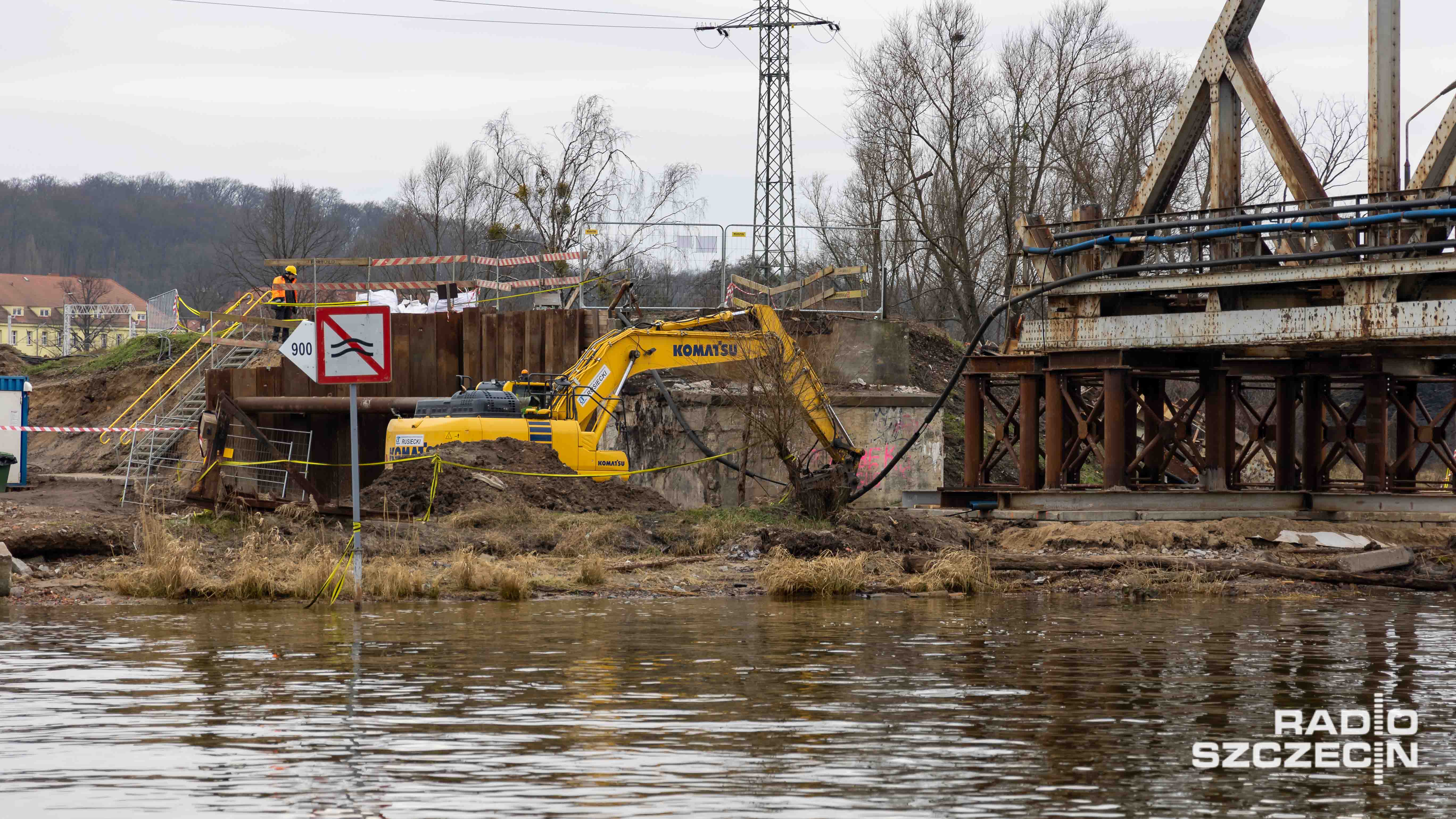 Kolejne elementy mostu w Podjuchach są rozbierane [WIDEO, ZDJĘCIA ...