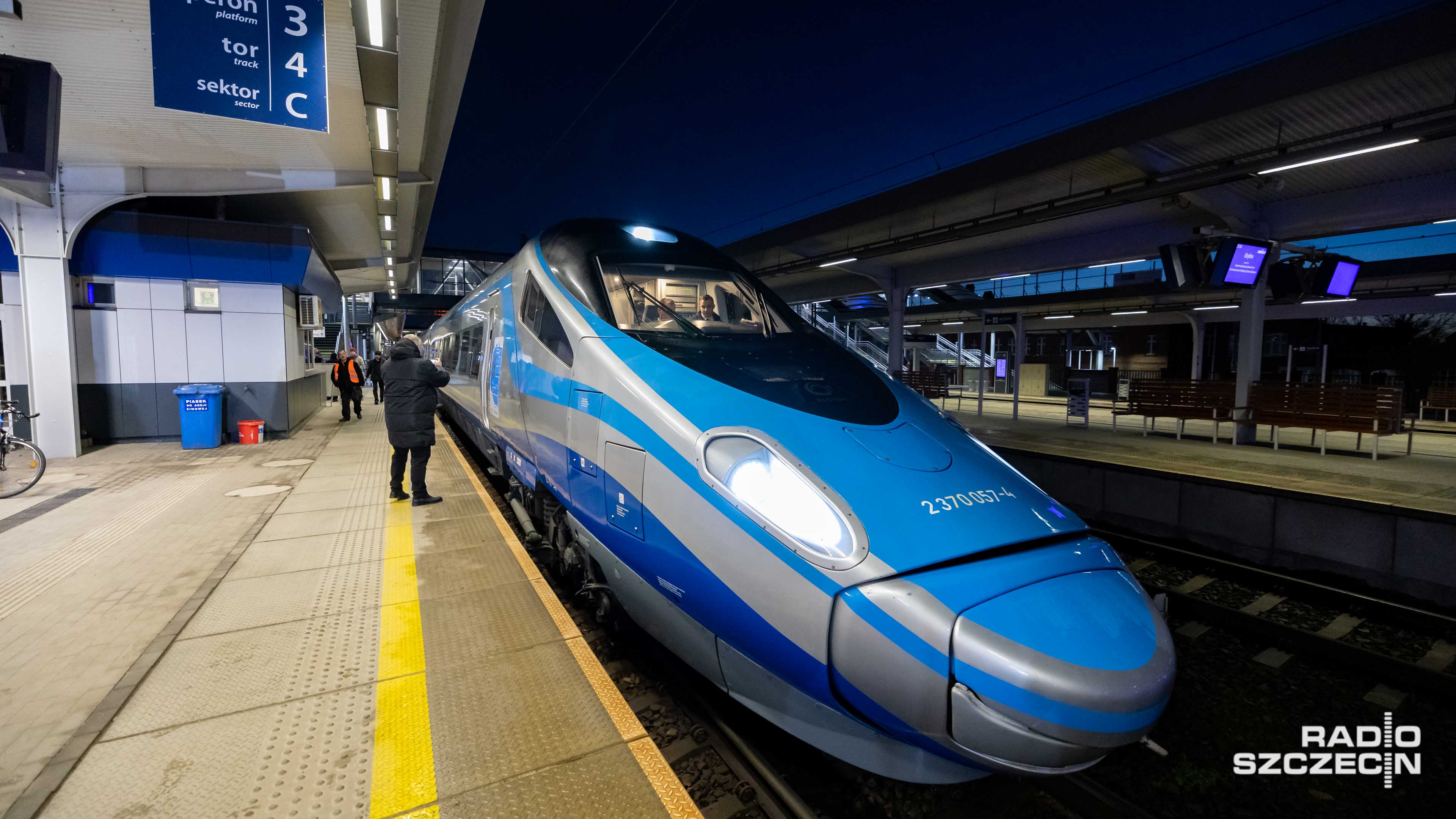 Pendolino wyruszyło ze Szczecina [WIDEO, ZDJĘCIA] - Region - Radio Szczecin