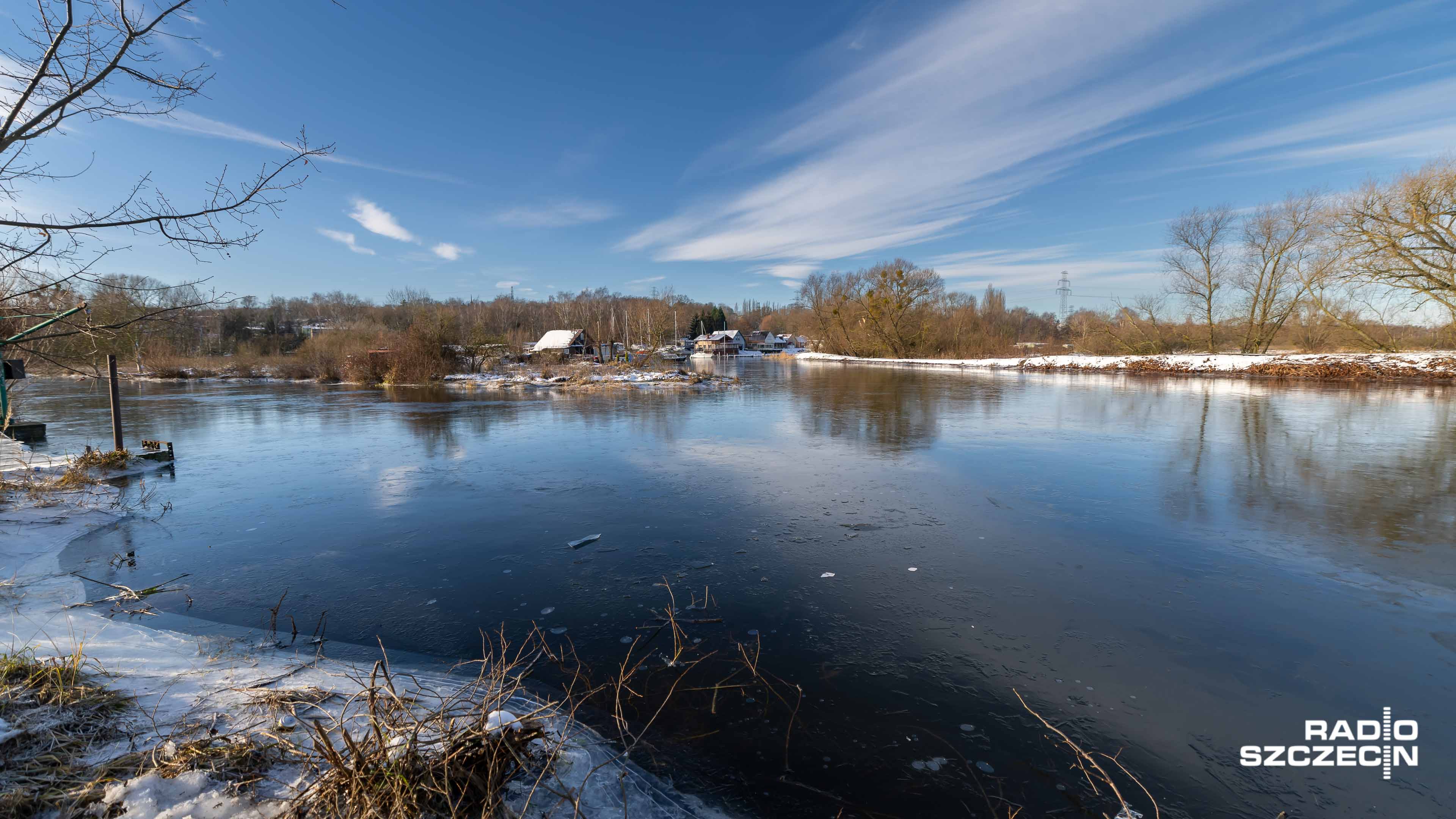 Najpierw woda, teraz lód. Kłopoty na szczecińskim Skolwinie [WIDEO ...